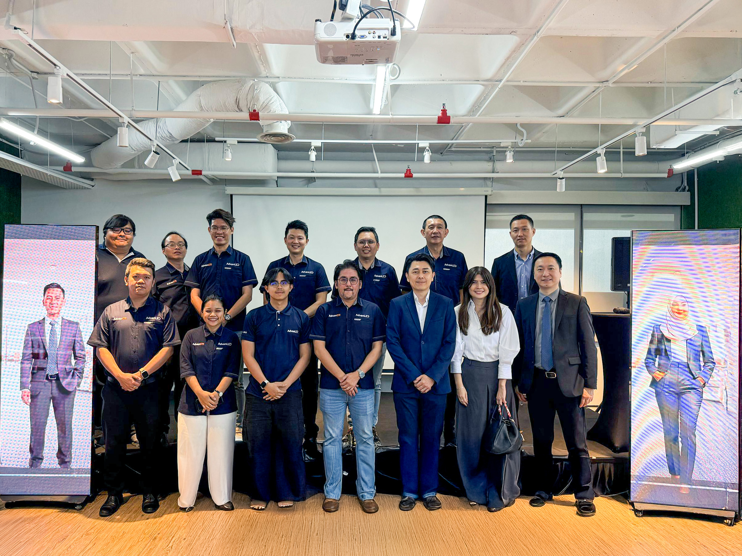 LED Vision & Simon - Ledvision